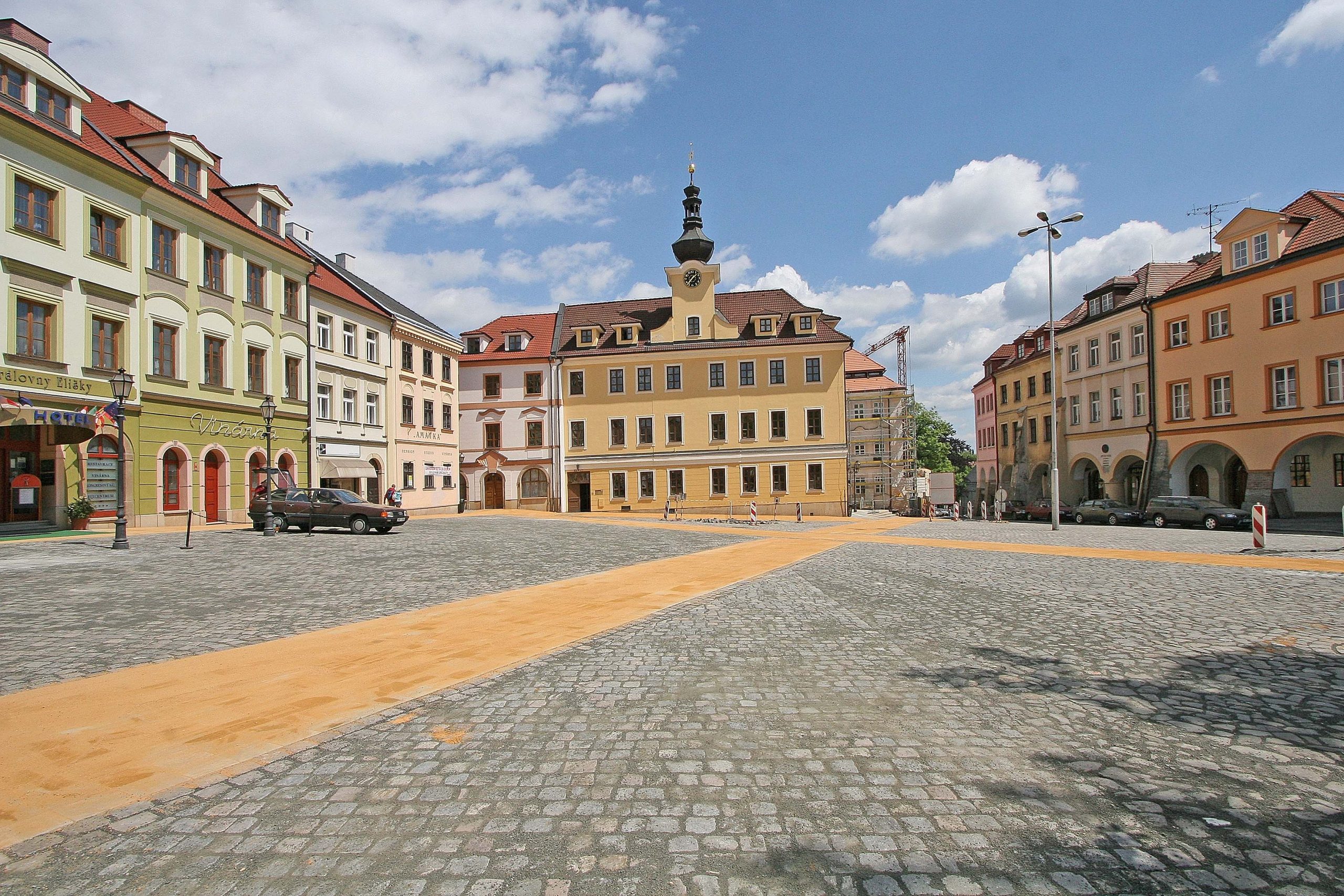 iDNES: Potíže s vosami či nepořádkem? Nahlaste binec na nové aplikaci MUNIPOLIS - MUNIPOLIS